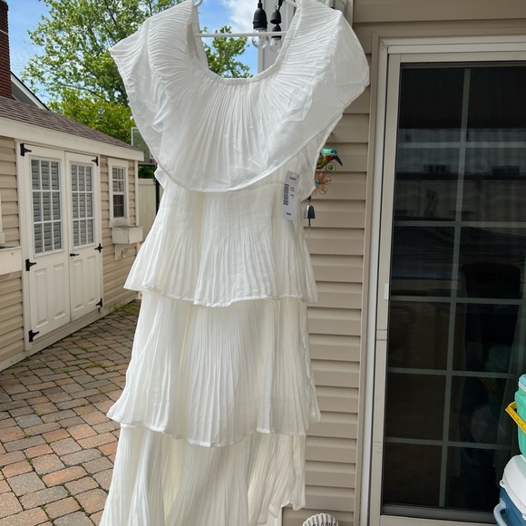 ODDY | Dresses | White Ruffle Dress Very Beautiful For Summer Can Be ...